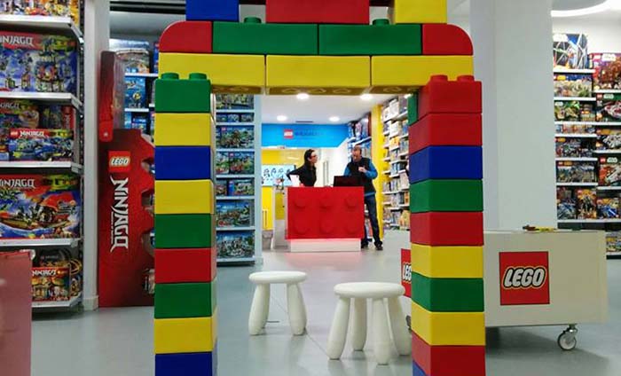 Acoustyl vinyl flooring for Lego store in Barcelona - Supreme Floors